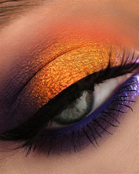Karla Cosmetics Candlelight Opal Multichrome Loose Eyeshadow Tilt