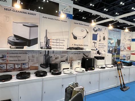 Automatic Window Cleaning Robot Window Cleaner Robot Auto Dual Spray 2025 Model Robot Remote