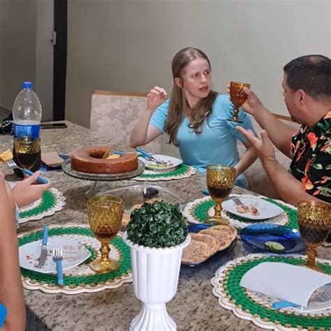 Marido Humilh4 Esposa Na Frente De Amigos 😱 Ele Só Não Esperava Que