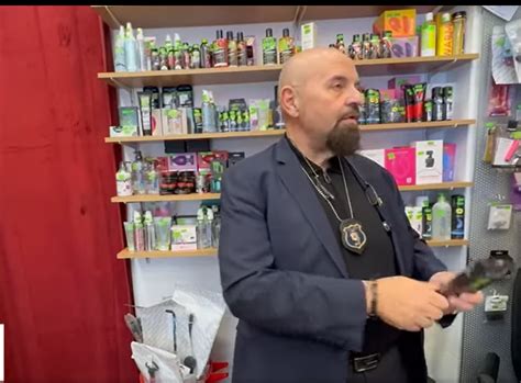 Piedone Conduce Razii în Sex Shop Urile Din Capitală Amenzi De Aproape