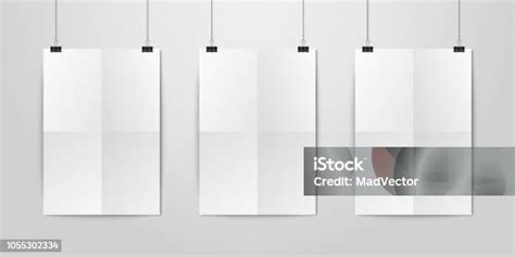 3 벡터 현실적인 화이트 빈 세로 A4 접힌 종이 포스터 걸려 밧줄에 바인더 클립 설정 화이트 벽 모형에 그래픽 이랑 빈 포스터 디자인 서식 파일 3가지 개체에 대한 스톡