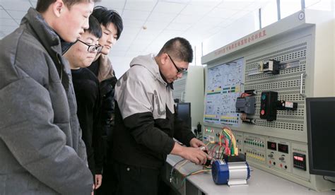 在潜心教学中修炼自我——记机电工程学院教师范君