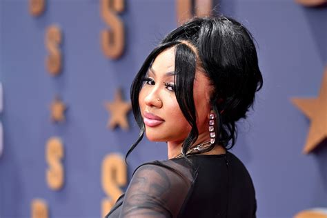 Ari Fletcher Disses Twitter Troll Insulting Her Luxury Birthday Gift From Moneybagg Yo