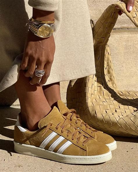 الخواتم ومعانيها في كل إصبع من يديكِ جمالك