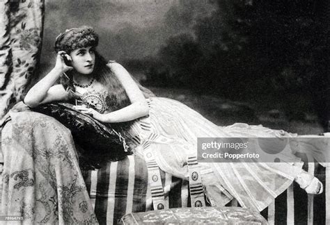 The Book Volume 1 Page Picture A Picture Of English Actress Lillie