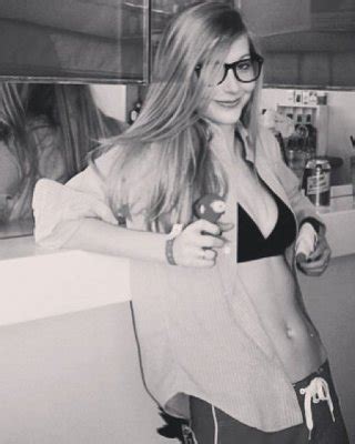 Stevie Wynne Levine Nude Porn Pictures XXX Photos Sex Images PICTOA