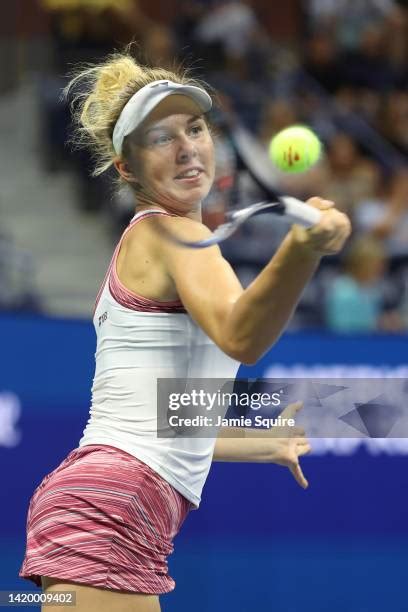 Linda Nosková Photos And Premium High Res Pictures Getty Images