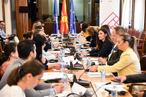 Дебата за намалување на невработеноста на младите по повод Меѓународниот ден на младите