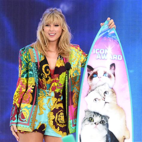 Taylor Swift Announces New Single “lover” Receives Teen Choice Icon