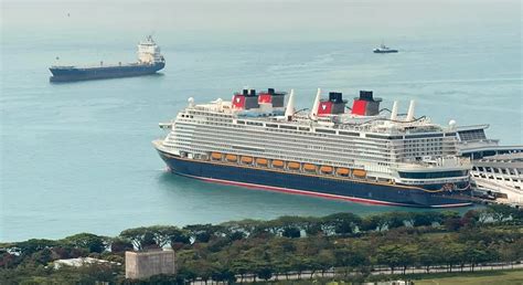 Disney Adventure Cruise Review 2026 — Real Passenger Feedback Pros