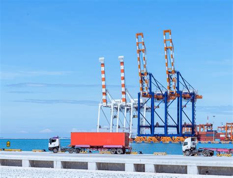 How Twist Locks Secure Shipping Containers On Chassis Cie Manufacturing