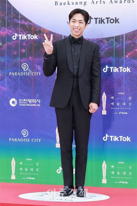 [포토] 백상예술대상 레드카펫 밟는 주종혁 아주경제