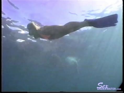 Sexunderwater E Scuba Girls Play In The Ocean Underwater In Ocean Play