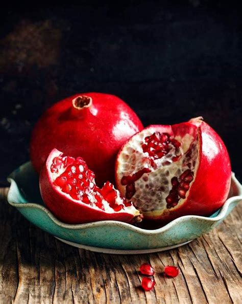 انار ایک شخص اکثر ایک بوڑھی عورت سے Koojasツ Collection