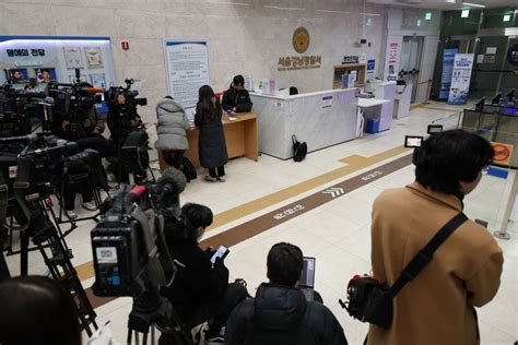 배현진에 조용히 접근한 뒤 ‘돌변 중학생…쓰러진 뒤에도 공격 시사저널