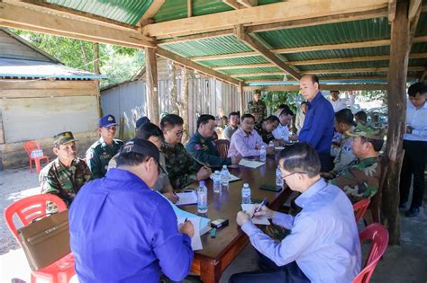 មន្រ្តី និងអាជីវករនៅច្រកទ្វារអានសេះ ខេត្តព្រះវិហារ សំណូមពរឲ្យបើកដំណើរការច្រកដើម្បីចេញចូល