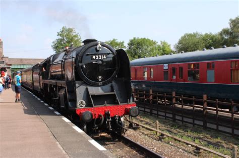 Solve Br Standard Class 9f 2 10 0 92214 Passes Test Car 2 As She Arrives At Quorn Jigsaw Puzzle