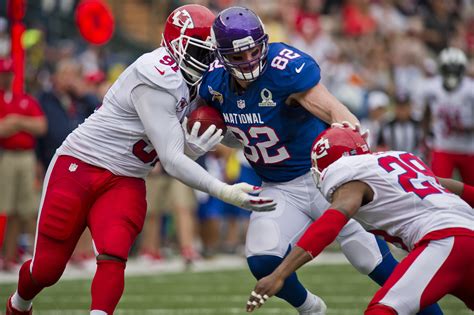 무료 이미지 동작 직업적인 달리는 사람 플레이어 모든 별 경쟁 미국 사람 팀 미식 축구 공 Nfl 접지