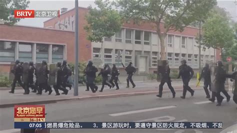 法国全国骚乱进入第4天 警方又逮捕数百人北京时间