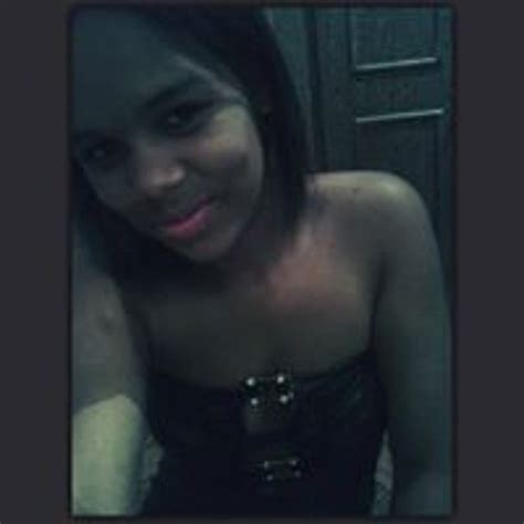 Stream Myrella Fernanda Listen To Myrella Playlist Online For Free On