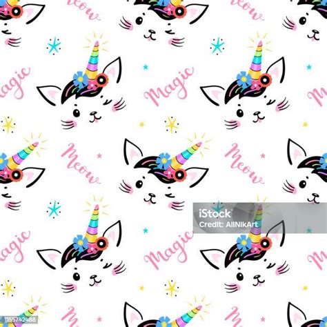 아이들을위한 꽃 화환과 문자 원활한 패턴 귀여운 유니콘 고양이 머리 매직 캐티콘 키티콘 보육 바탕 화면 꽃 유니콘 뿔과 재미있는 머리 앞머리와 마법의 새끼 고양이 얼굴 0