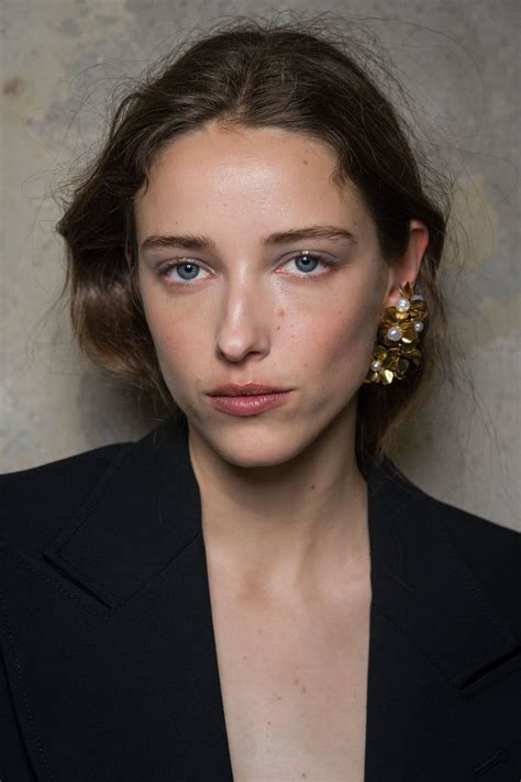 N°21 Fall 2026 Fashion Show Backstage The Impression