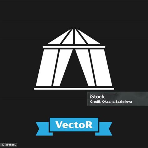 검은 색 배경에 고립 된 흰색 서커스 텐트 아이콘입니다 카니발 캠핑 텐트입니다 놀이 공원 벡터 일러스트레이션 0명에 대한 스톡 벡터 아트 및 기타 이미지 Istock