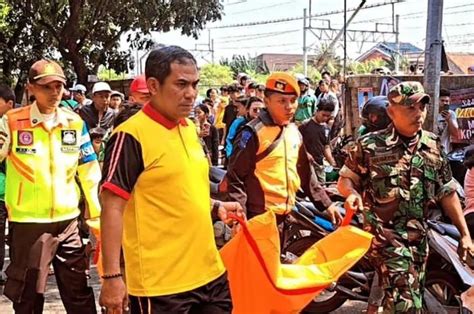 Pria Tanpa Identitas Tewas Usai Tertabrak Krl Di Tangerang Semua