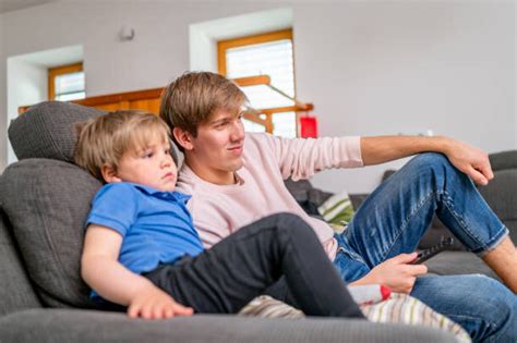 چرا مامان و باباهای دهه شصتی در تربیت فرزند موفق ترند؟ همشهری آنلاین