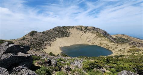 [포토] 폭우가 빚어낸 백록담 만수 ‘장관