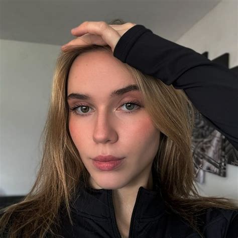 𝐈𝐒𝐀 Isabellejoelin • Threads Say More