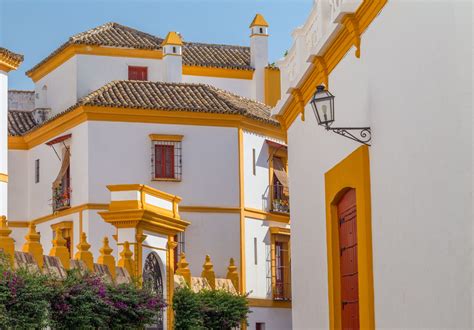 Barrio Santa Cruz Seville Hotels And Apartments