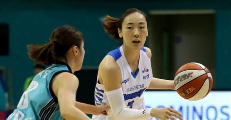 우리은행 박혜진 빠른 드리블