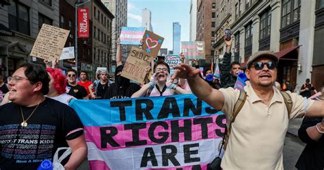 미국 내 트랜스젠더 권리 두고 논쟁 계속···법원 학내서 혐오 안돼” 주정부 생물학적 여성 우대”