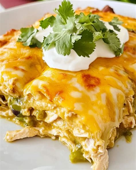 Easy Green Chile Chicken Enchilada Casserole Recipe