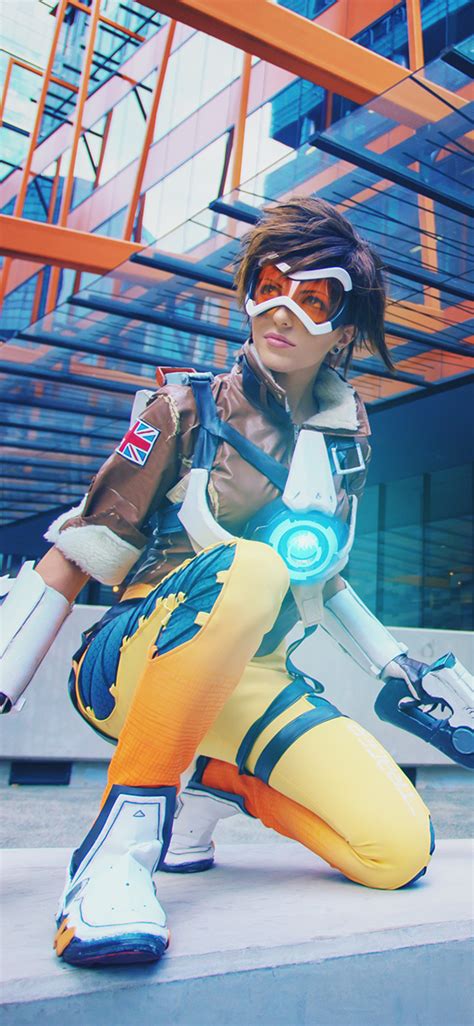 1125x2436 Tracer Overwatch Cosplay Iphone Xsiphone 10iphone X Hd 4k