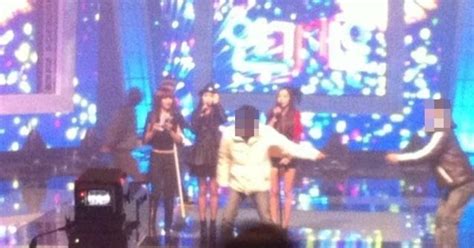 아이유 구하라 몸매 실제로 보면 이정도 팔로 서있는 듯