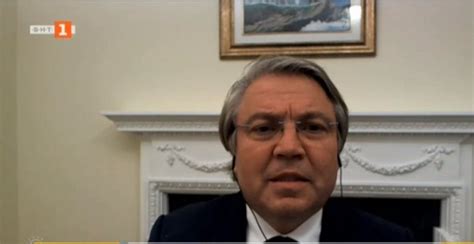 Проф Асен Асенов На Америка й трябва нова програма за решаване на расизма