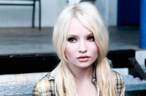 Emily Browning Scrolller