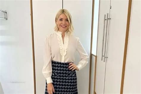 This Mornings Holly Willoughby Heartbroken After Sad Death In Her