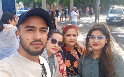 Mukta শুভ জন্মদিন গীতিকার ফ্রান্স প্রবাসী সোহেল খান ভাই। দোয়া করি আপনি আরো ভালো ভালো গান