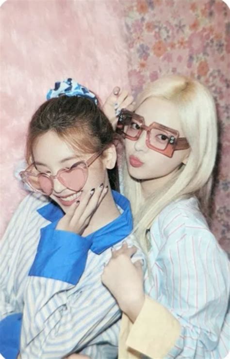 ITZY Best Friends Forever 2024 Seasons Meetings Unit Ver Yeji