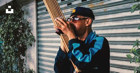 Foto Zum Thema 야외에서 목관악기를 연주하는 남자 Kostenloses Bild Zu Musicican Auf Unsplash