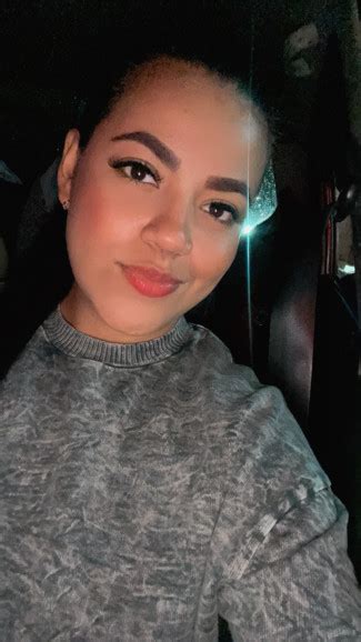 Alejandra From Medellin Colombia Seeking For Man Rose Brides