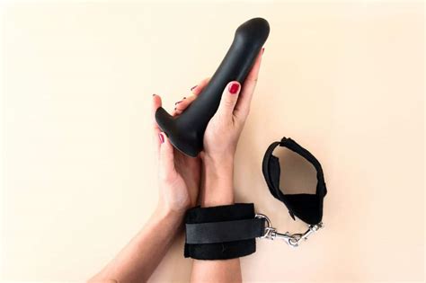 Jucarii Sexuale Cum Te Ajuta Acestea In Show Urile De Videochat Si Ce Impact Au Asupra