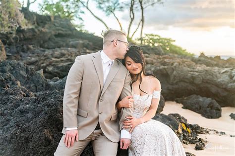 Day Weve Dreamt Of Mimi And Tylers Hawaii Beach Elopement