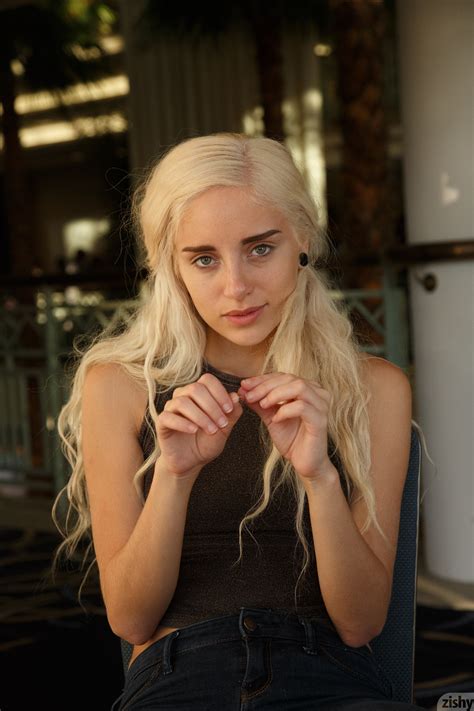 Blonde Cutie Looking Seductive Porn Pic Eporner