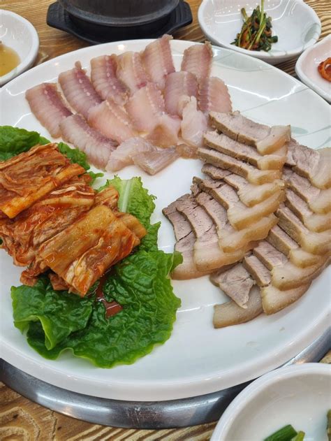 내돈내산 I 목포 백반 맛집 수육백반 삼합 기찬밥상