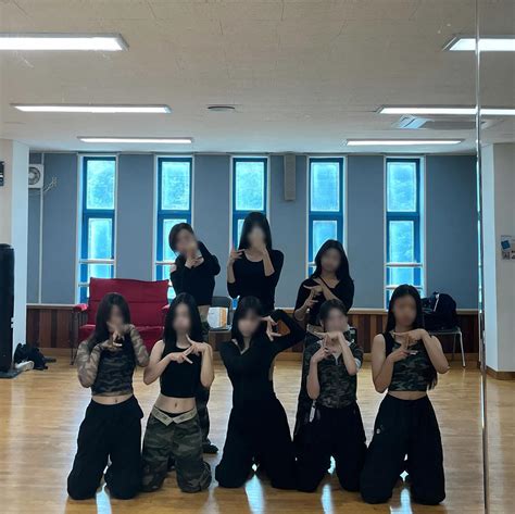 Intimacy 안녕하세요 남성여중 대표 댄스팀 인티마시입니다 저희가 내일 5월 8일 체육대회를 맞아 점심시간 운동장에서 12시 50분부터 1시까지 공연을 하게