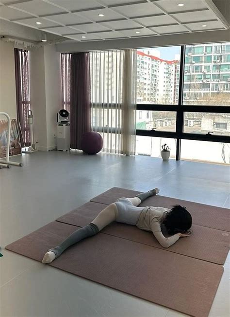 소녀시대 수영 이기적인 탄탄 레깅스 핏 이유있는 트레이닝 발레코어룩 패션엔